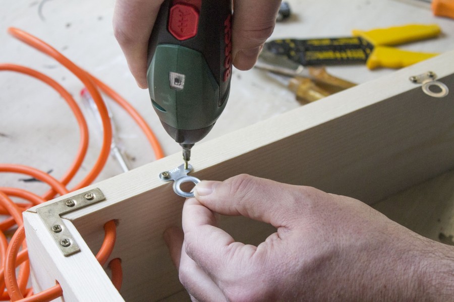 Mini lerakó polc, világítással - Praktiker Ötletek